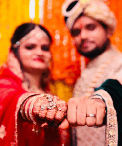Best +20 Indian Wedding Poses for Bride and Groom 2025